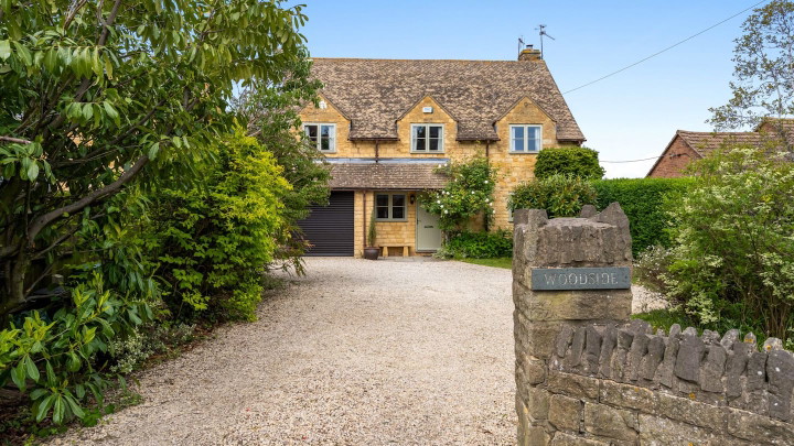 Woodside Cottage - Sleeps 8 Guests  In 4 Bedrooms - Oxfordshire