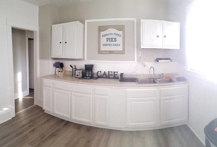 3br Downtown Retreat W/ Unique Open Air Porch - Erie, PA