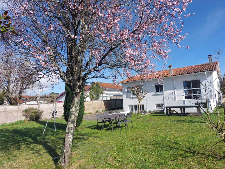 Logement Avec Grand Jardin Arboré - La Tremblade