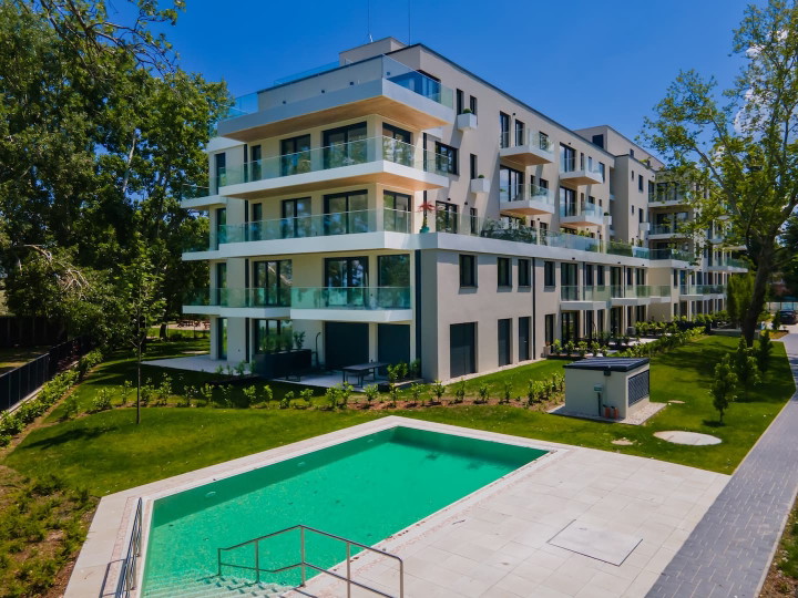 Balatonsnug - Beachfront, Pool & Panorama - Zamárdi