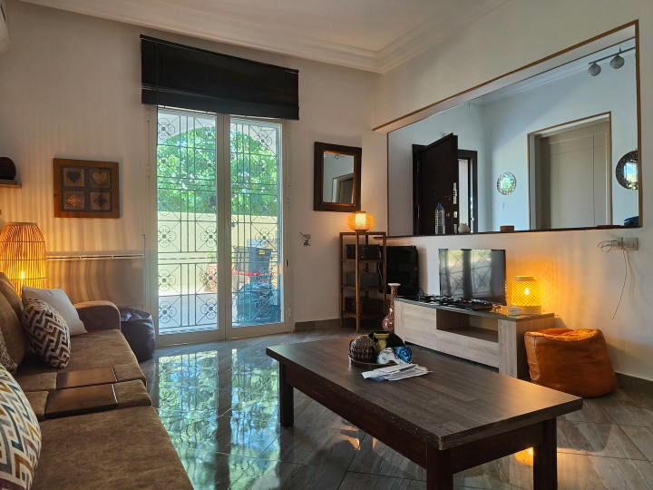 Villa South Of Tunis With Terrace, Gardens And Wi-fi - Túnez