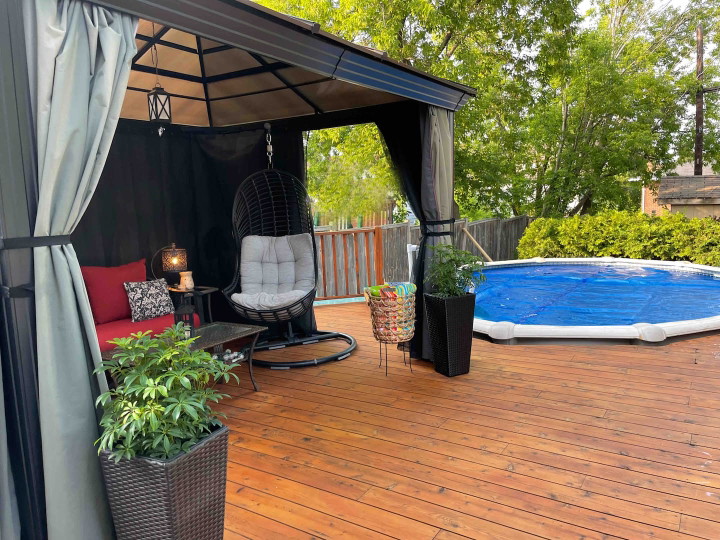 The Executive Dollhouse W/pool & (4-season)hot Tub - Greater Sudbury