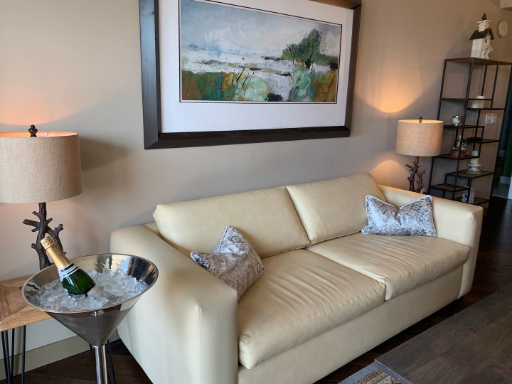 Designer Condo With Lake Views - Henderson, NV