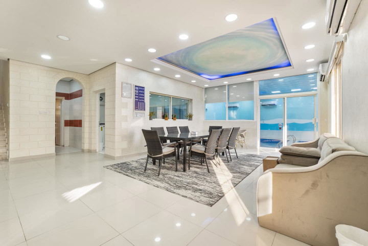 Private 6br Villa | Padel, 2 Heated Pools & Majlis - Qatar