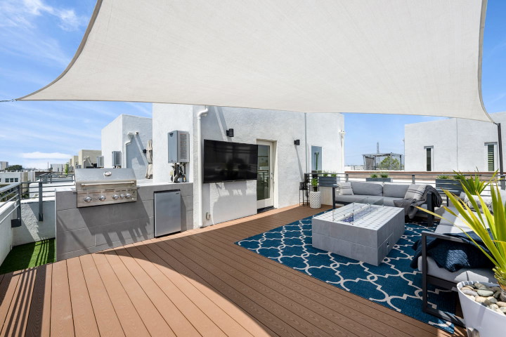 Luxury 4 Bed/3.5 Bath Townhome - Orange, CA