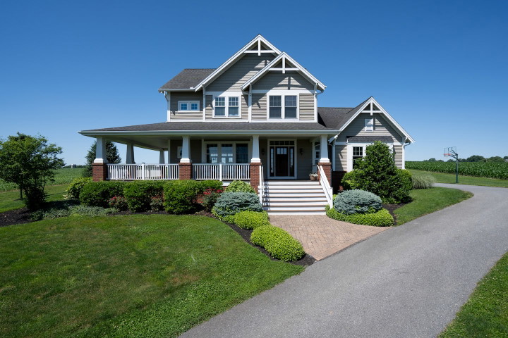 Lancaster Farm View Retreat: Fire Pit, Porch & Views - Lititz, PA