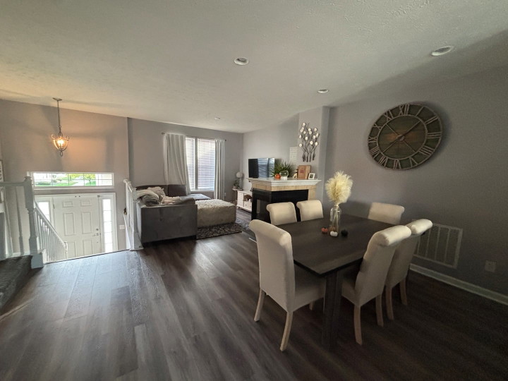 Modern And Spacious Townhome In Fishers - Fishers, IN