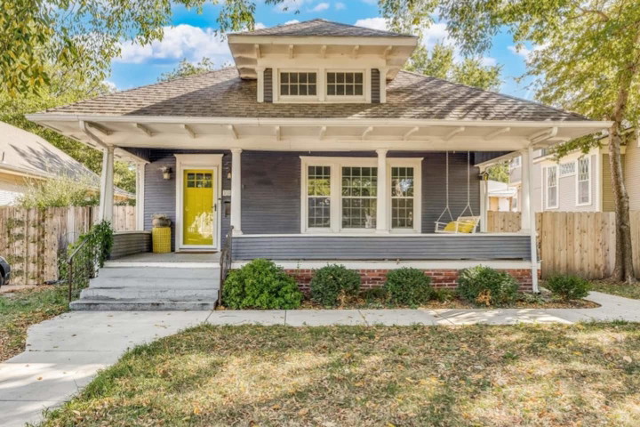 Charming Riverside Bungalow  Pet-friendly - Wichita, KS