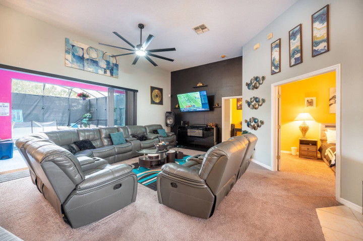 Colorful Casa!- Pool & Lakeviews - Davenport, FL