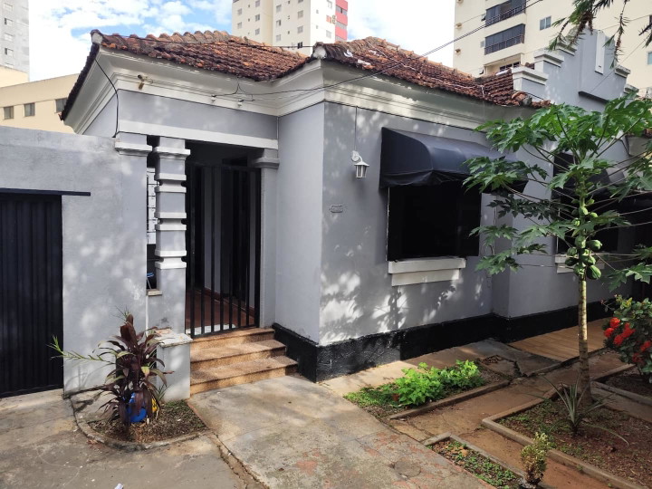 Casa Rústica Aconchegante No Centro Com Garagem - Goiânia