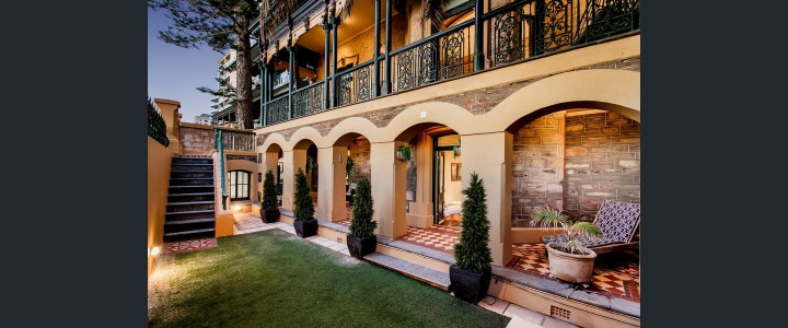 Albert Hall Cloisters - Beachfront Escape - Adelaide