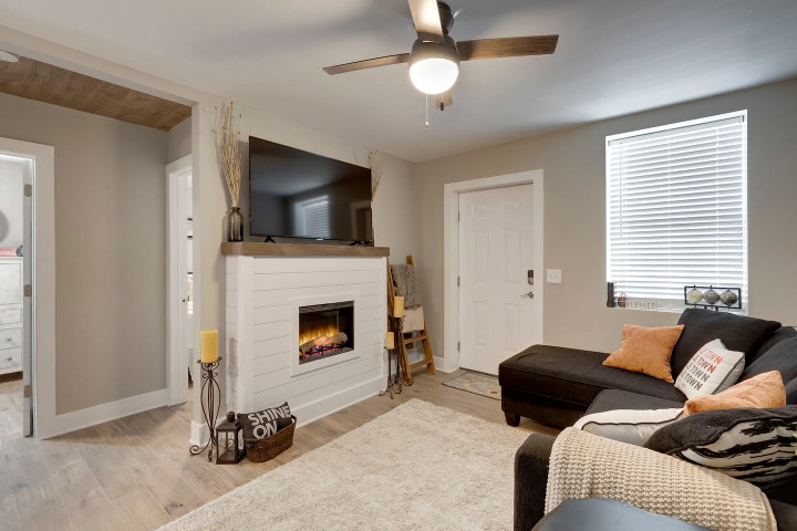 Cozy Cottage Firepit & Patio 1.5 Mi From Dt Square - Columbia, TN