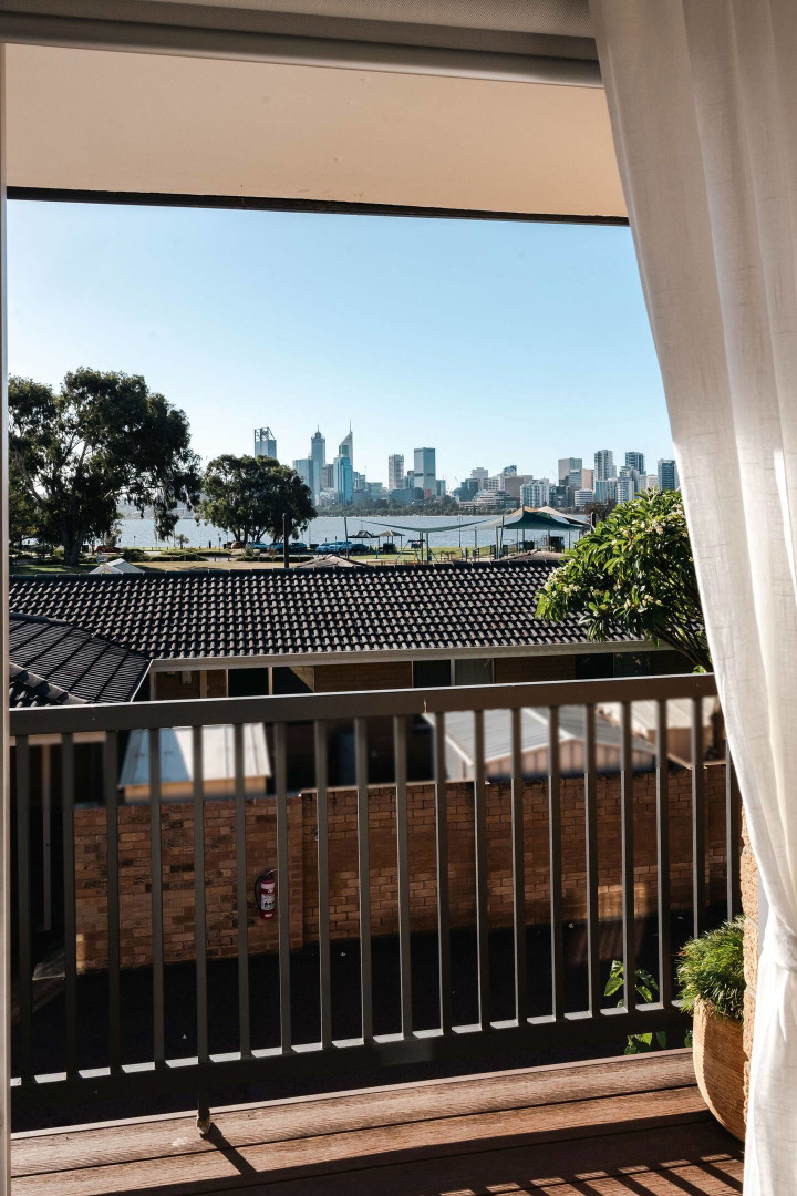 Riverside Bliss | City Skyline Views - South Perth