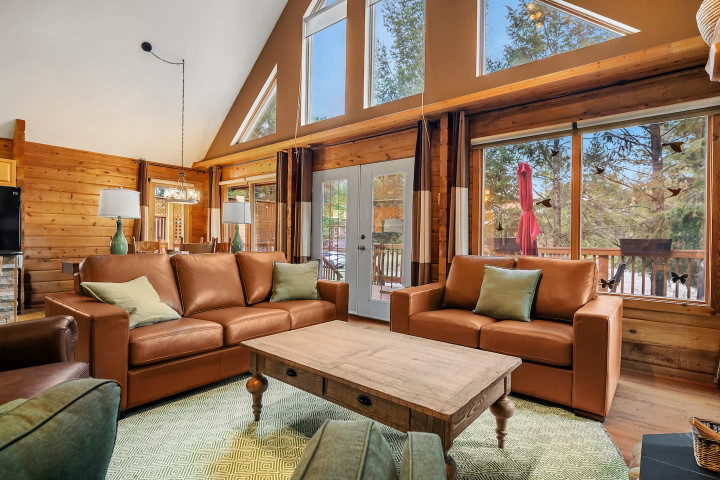 Emberwood | Hot Tub | Pool Table | Wood Fireplace - Alberta