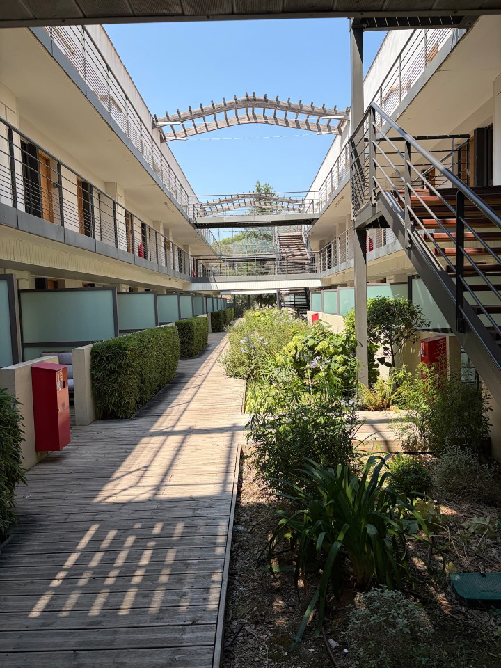 Joli Studio En Résidence Sécurisée Clim Et Piscine - Éguilles