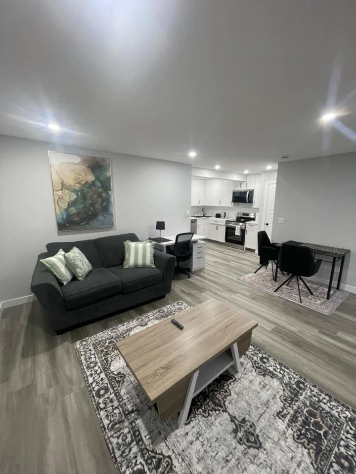 Maple & Stone Suite - Saskatoon