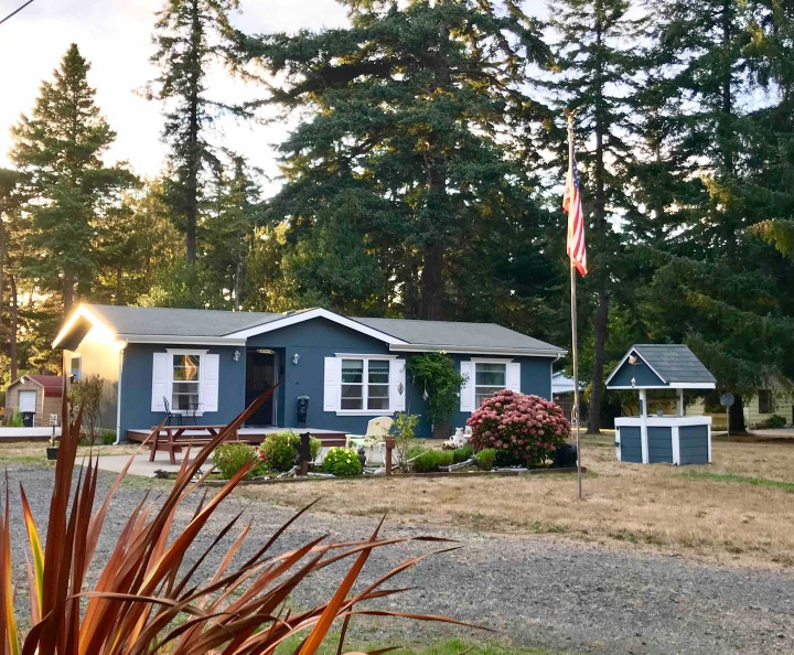 Bandon Bear Cottage- Cozy, Clean & Comfortable - Bandon, OR