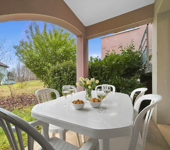 Warm Three-bedroom Apartment With Terrace And (Outdoor Pool) - Puy-l'Évêque