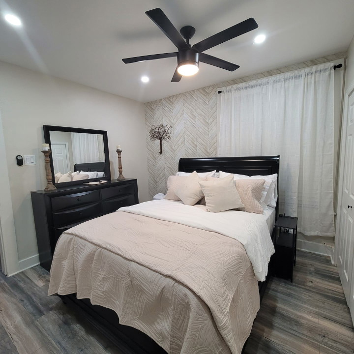 2br Getaway
Walk To Downtown & Train Free Parking - Montclair, NJ