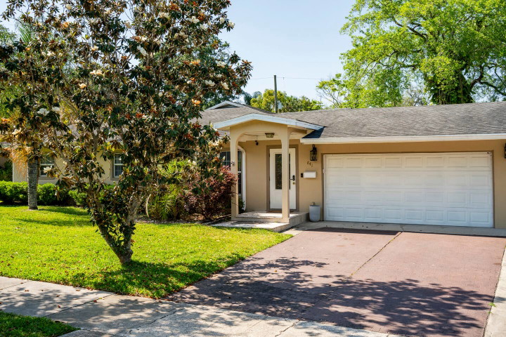 Cheerful, Updated 4 Br 3b W/ Large, Lush Back Yard - Winter Park, FL