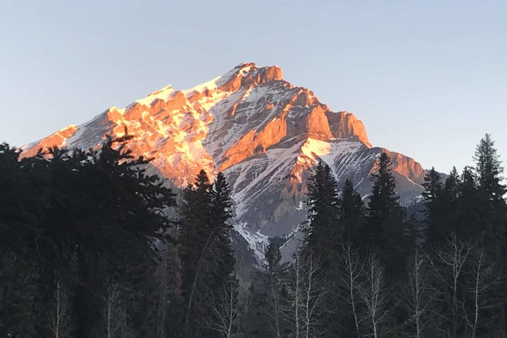 Cascade Cabin Bed And Breakfast - Banff