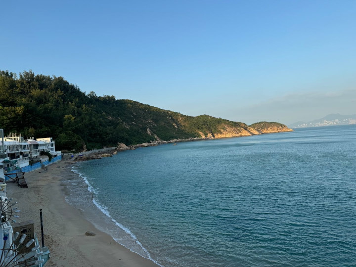 長洲私人暖心民宿
全新裝修 
一分鐘直達海攤 
整個天台Bbq 向海風景 
有麻雀台遊戲 - Discovery Bay