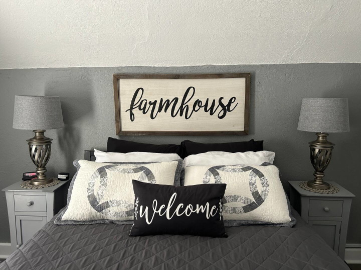 Holiday Winter Getaway At The Farmhouse - Pendleton, IN