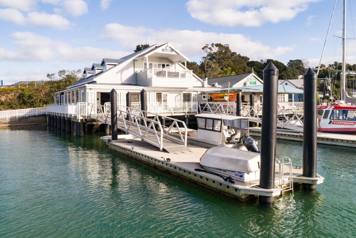 The Landing Overwater, Bay Of Islands, Nz. - Waitangi