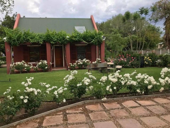 Beaufort Manor - Garden Cottage - Beaufort West