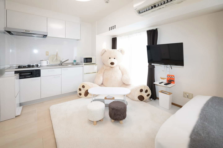 A 4-minute Walk From Biei Station! The Top Floor Is Full Of Cuteness! Accommodation Where You Can Stay With Bears! - Naha