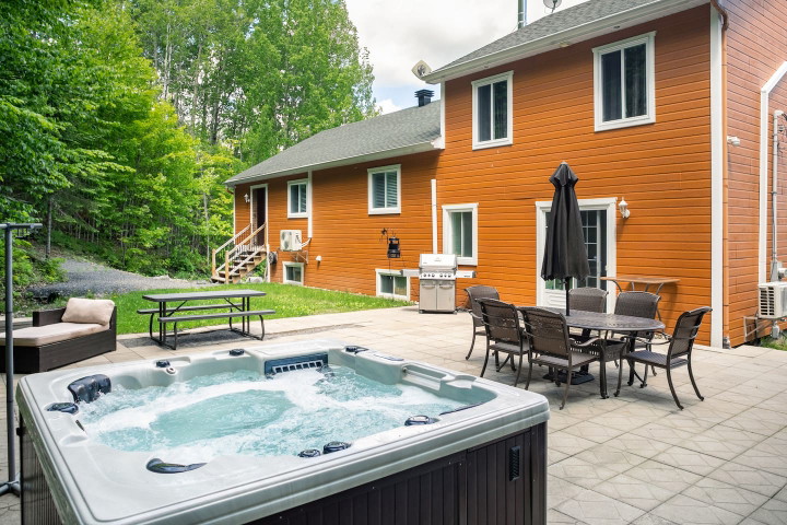Cozy Lakefront Chalet With Spa Near Mt-tremblant - Quebec
