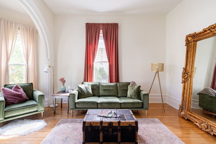 Ggs Place | Character | Steps To Downtown - Stratford