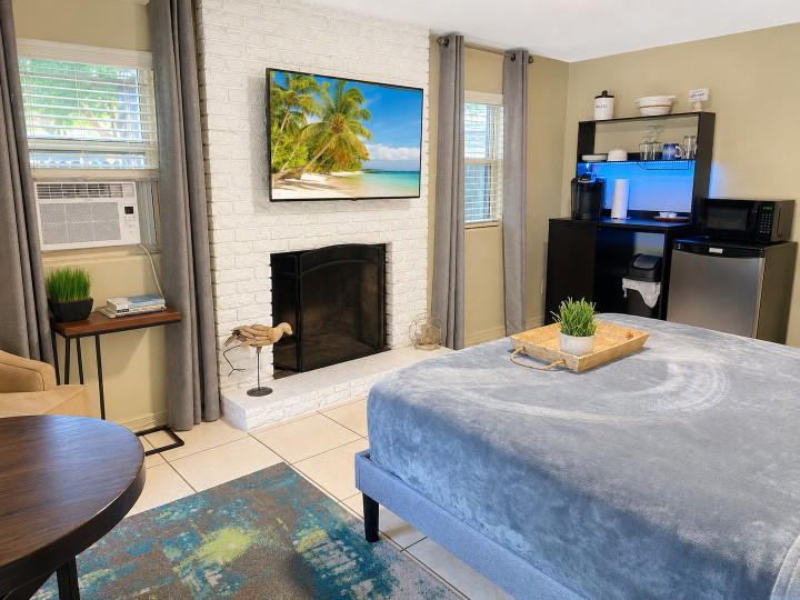 Studio Private Entrance Queen Bed Carport - Winter Park, FL