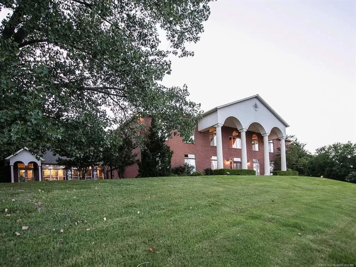 Venetian Mansion With A Slice Of Italy In Tulsa - Tulsa, OK