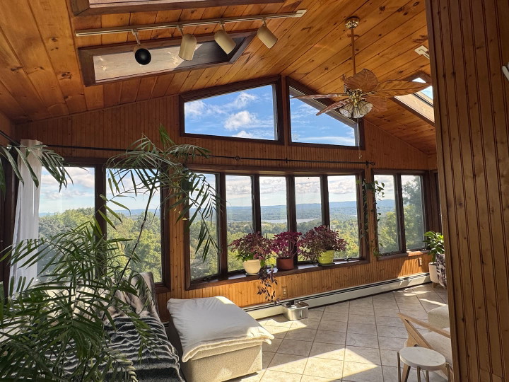Rainbow House: River Views & Private Pool - Poughkeepsie, NY
