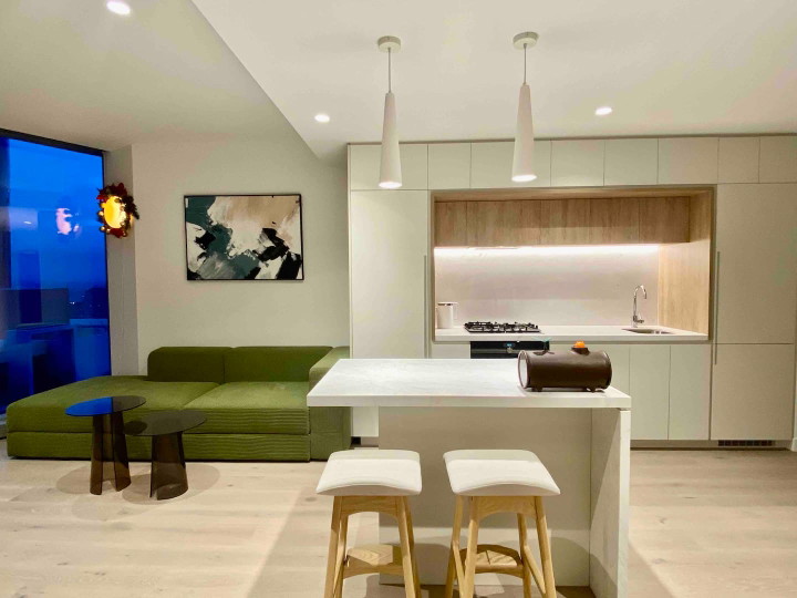 Brand New 2br Ritz-c Complex In The Heart Of Cbd - Melbourne