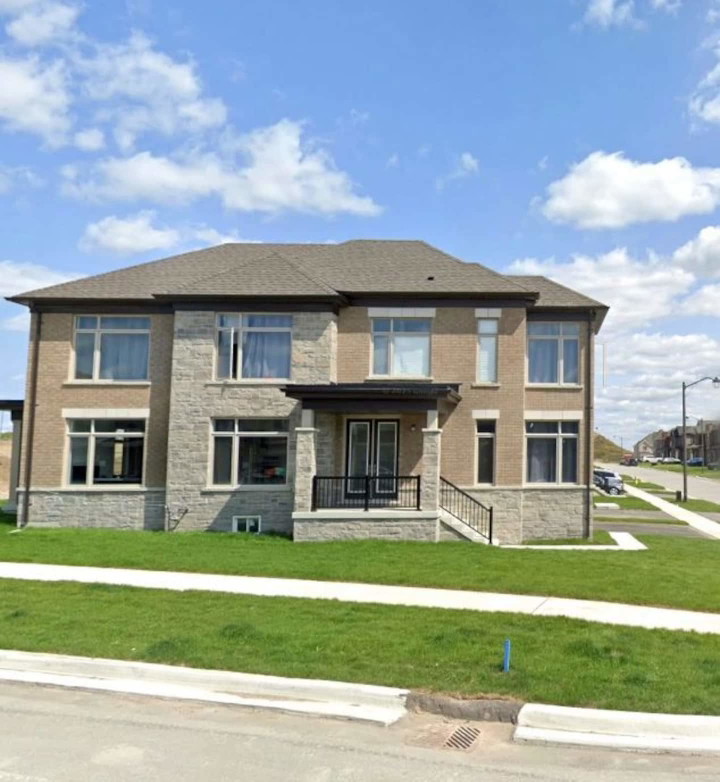 4 Bedroom Detached Corner Lot - Oshawa