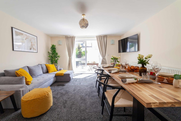 3br Stylish, Garden, Parking, Stratford - London