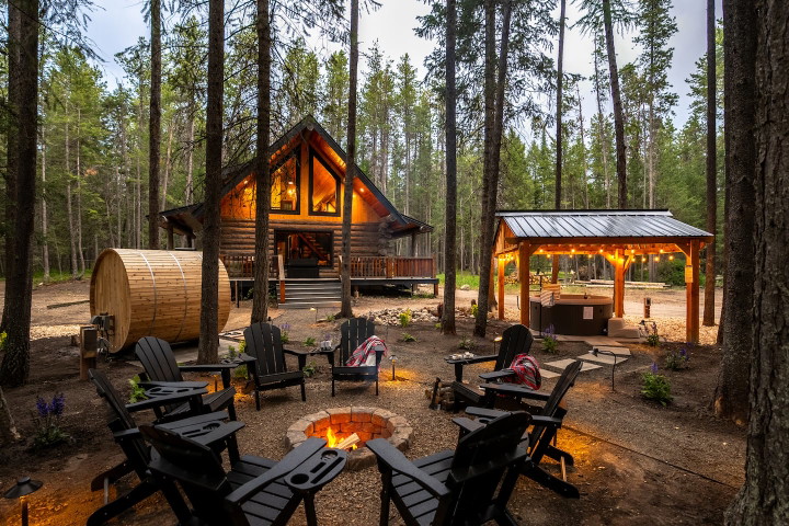 The West Glacier Cabin- Hot Tub, Firepit, Sauna - West Glacier, MT