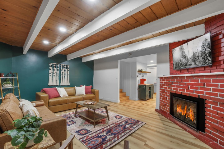 Tahoe Mountain Inn #17 "The Cabin" - タホー湖