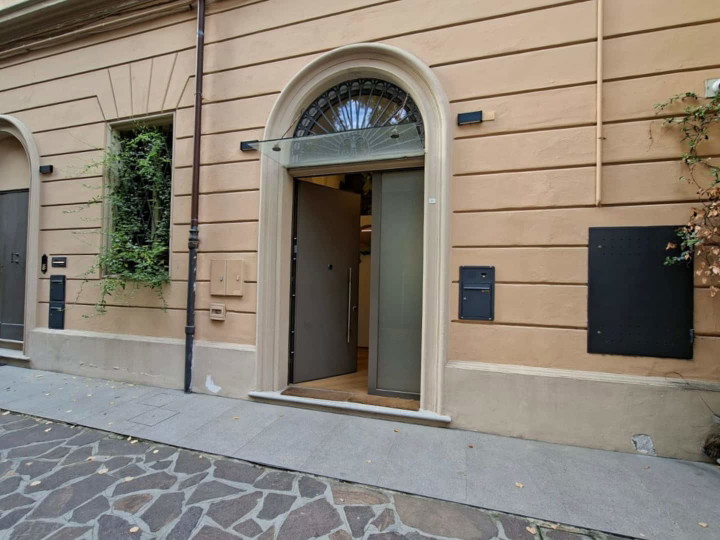 Dimora Carducci - Apartment With Private Parking - Bologne