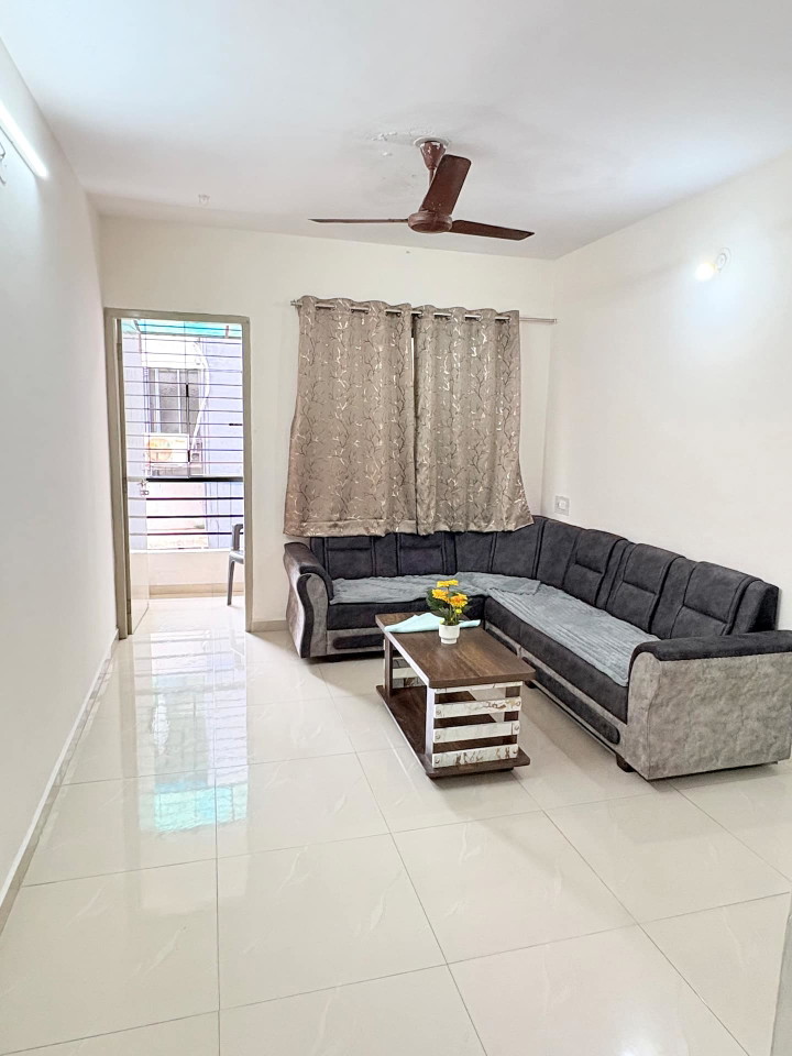 Spacious Peaceful 1bhk | Garden Facing | Near Gate - Surat