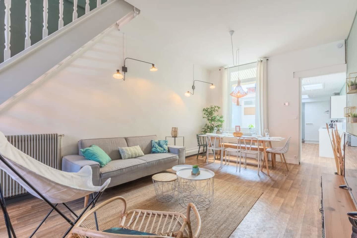 4 Bedroom & 4 Bathroom House Near Parc Barbieux - Croix