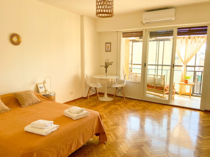 Enjoy Living Close To Everything! Ideal For 2! - Argentina