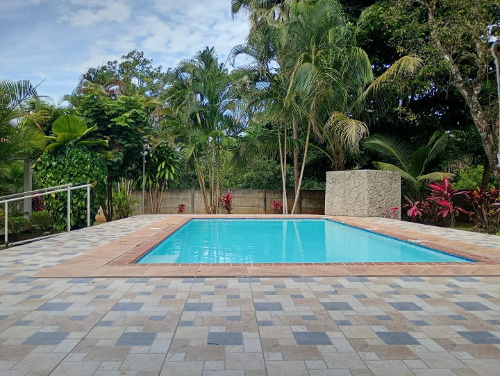 3br Home, Fully Renovated Pool & Beautiful Gardens - Orotina