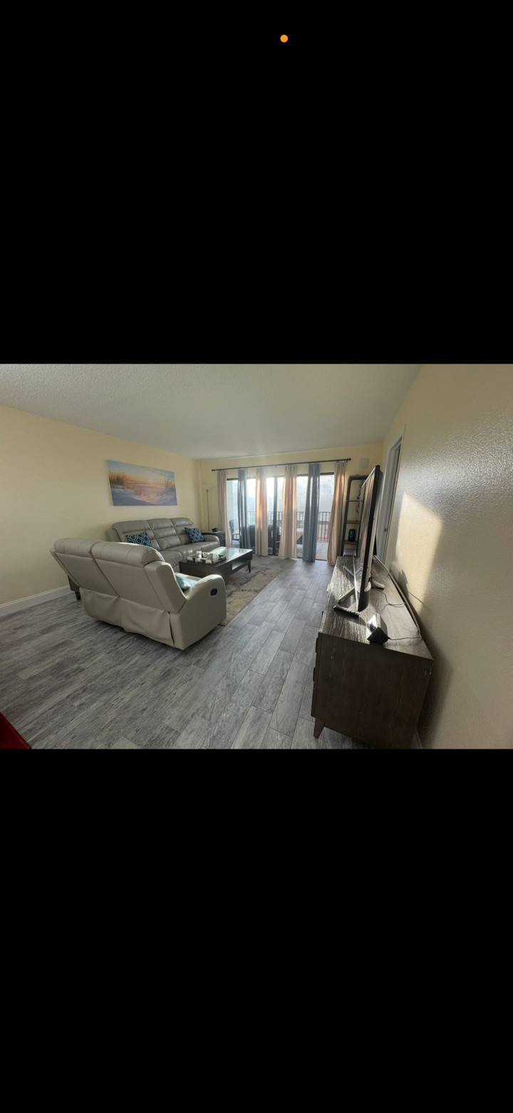 2 Bedroom/2 Bath Condo On Beach - Side Ocean View - Madeira Beach, FL