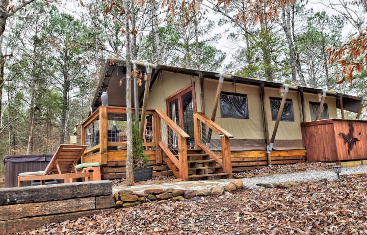 Rhondaposa, 1 Bedroom Glamp, Hot Tub, Stone Patio - Dadeville, AL