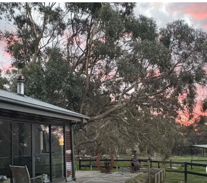Cozy Farm Cottage - Romsey
