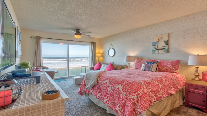 Cute Ground Floor Beachfront Suite - Sleeps 6 - Oregon