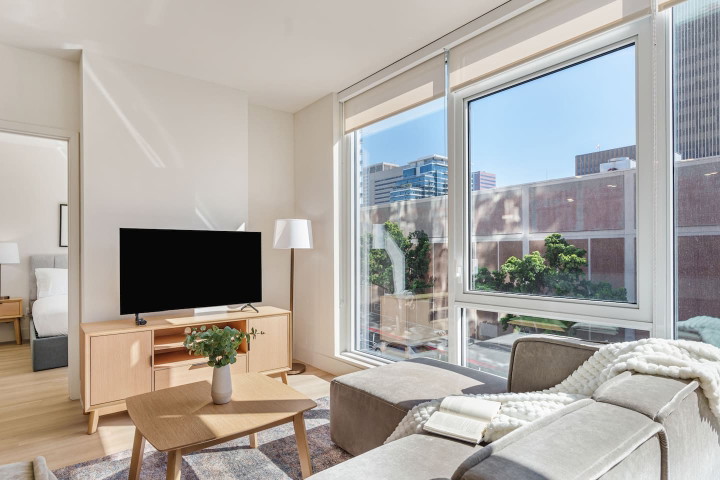 Designer Stay + Pool  Near Waterfront + Dining - San Diego Airport (SAN)